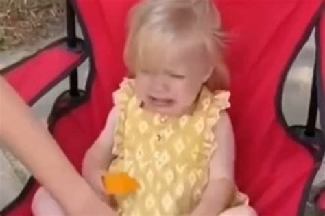 Majka Je Na Tren Sklonila Pogled Sa Ćerkice Ono što Je Devojčica