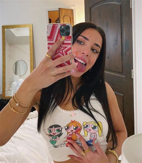 Who Is Sumner Stroh Model Made Adam Levine Affair Claims In Touch Weekly