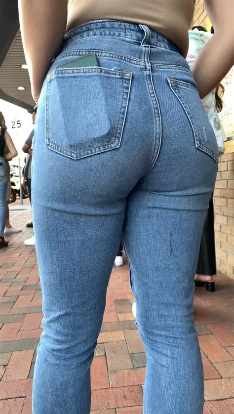 Hottie With A Great Booty… Tight Jeans Forum