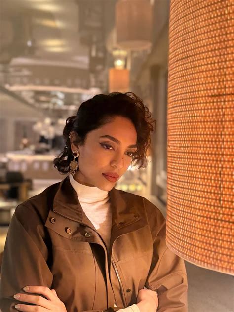 Sobhita Dhulipala శోభిత ధూళిపాళ లేటెస్ట్ ఫోటోలు చూశారా కర్లీ