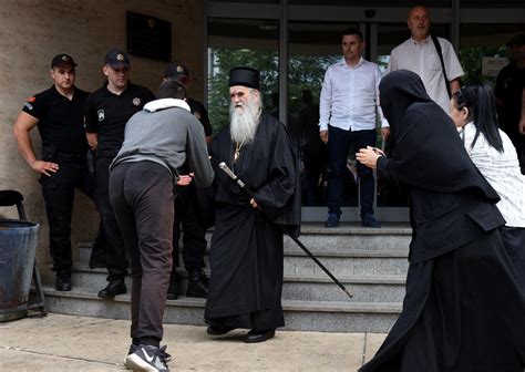 Amfilohija Zadržali šest Sati I Podnijeli Krivičnu Prijavu Media