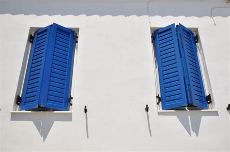 Do You Need New Hurricane Shutters Heres How To Tell
