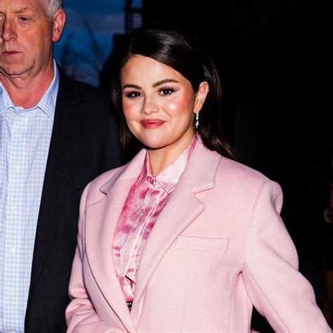 Selena Gomez Rosa Kjole Fotoshoot