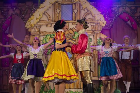 Full Details Revealed For Hartlepool Town Hall Theatres Festive Pantomime Snow White And The