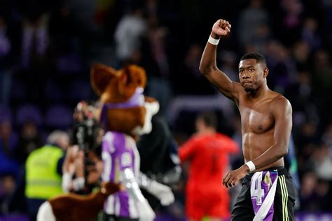 Insider Real On Twitter دافيد ألابا مع الجماهير بعد نهاية المُباراة