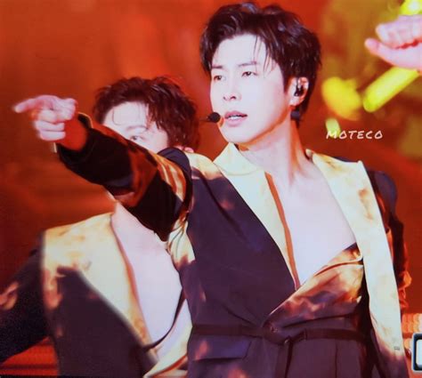 윤호의 아마도 짭짜름한 새우젓 On Twitter 진짜 정윤호 무대하는건 대체적으로 너무너무 섹시한데ㅋㅋㅋ 분위기 띄우거나 할때 너무 헌신적으로 분위기 띄우는거임 너무