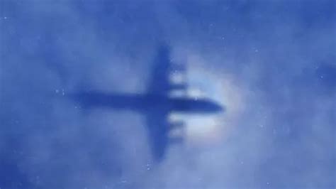 Flying Orbs Filmed Spinning Around Plane Shows Proof Of Teleportation