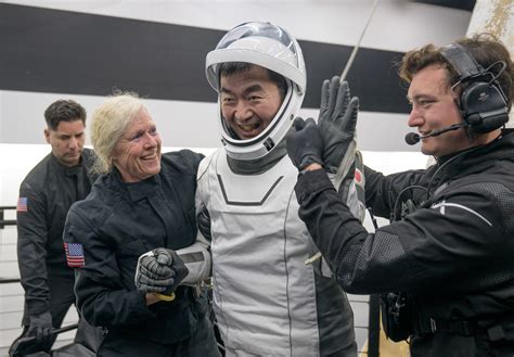 Astronauts Return To Earth After Nasa Orders Early Space Station Exit