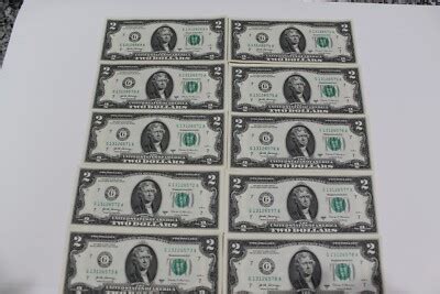 Look Ten 10 Crisp Uncirculated Two Dollar Bills 2 Notes In