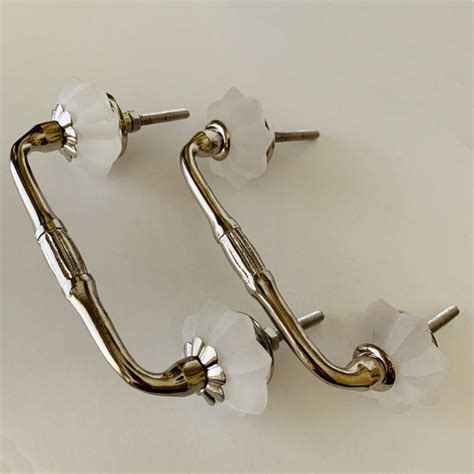 Glass Knobs Pulls Page 4 Dwyer Home Collection