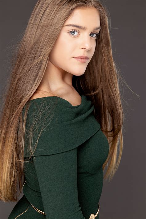 Hannah S New View Modeling Hannah S New View Modeling