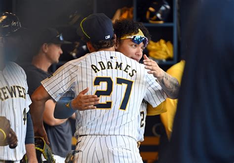 Willywaukee Out Milwaukee Brewers Fans Get Emotional Farewell From