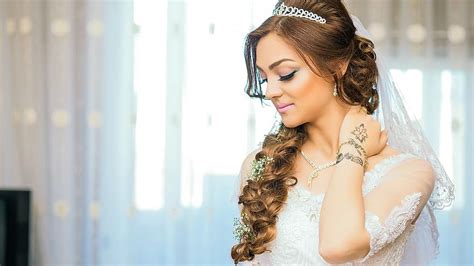 Makeup And Hairstyle With Gown Saubhaya Makeup