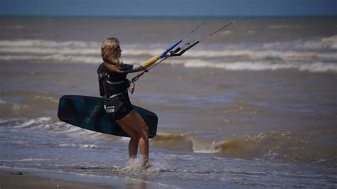 La Frontera De Pinamar Se Llenó De Kiters Que Desplegaron Su Talento
