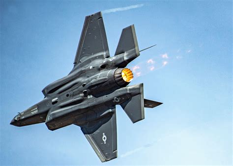 Joint Strike Fighter 5 Fast Facts About The Lockheed Martin F 35 Lightning Ii