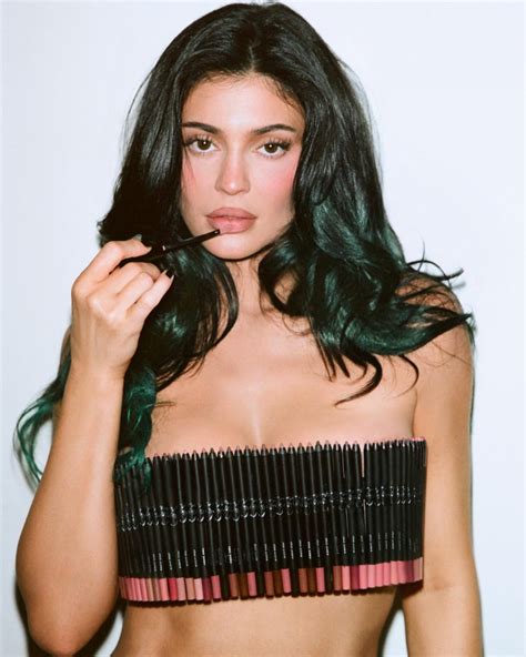 Kylie Jenner Poses Nude Using Lip Kits To Cover Herself In New Shoot Omg