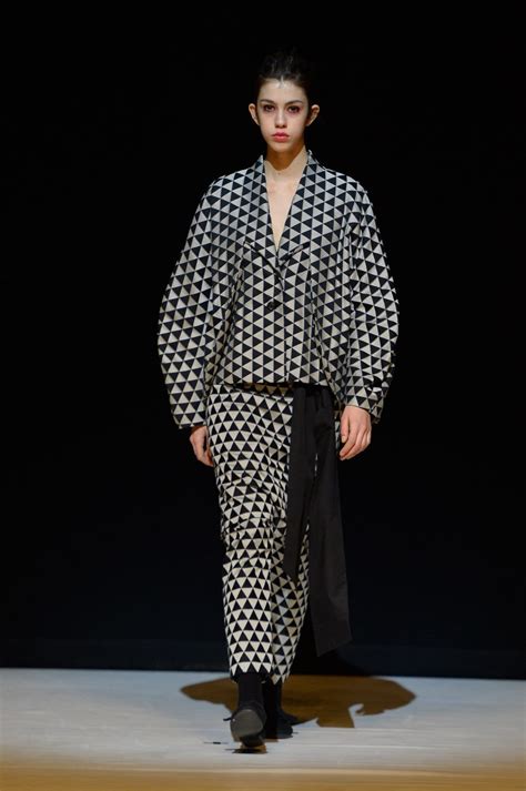 Hussein Chalayan Returns To London Fashion Week With Collection