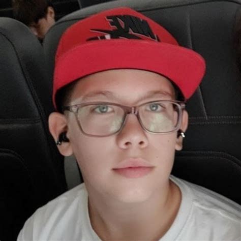 Жизнь Артёма Youtube