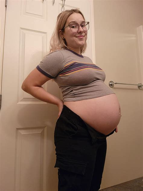 Popping Out Of My Pre Pregnancy Clothes 😅 Rclothedpreggo