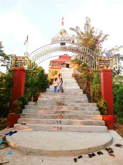 ဓမၼစက္ဝန္း လှေခါးထစ်မှာ အနိစ္စ ဒုက္ခ အနတ္တရေးပြီး တရားသတိ လက်မလွတ