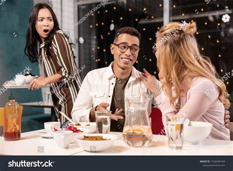 Embarrassing Situation 1 566 Images Photos Et Images Vectorielles De Stock Shutterstock