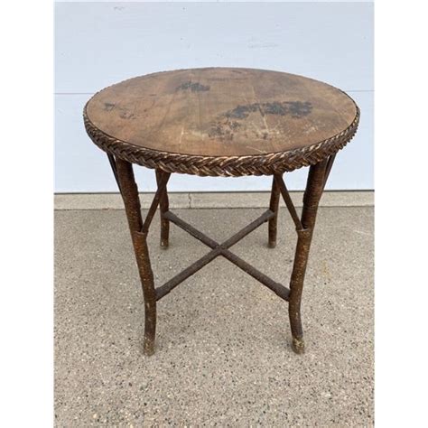 Small Side Table Cornerbids