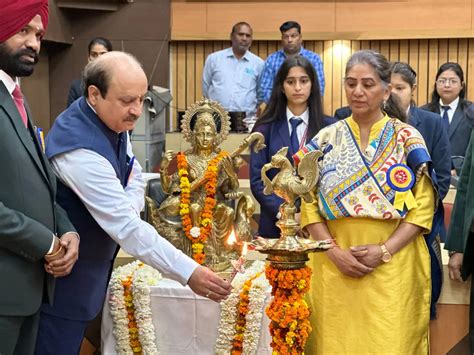 आर्टिफिशियल इंटेलिजेंस व मशीन लर्निंग व्यवसायों के लिए गेम चेंजिंग प्रोफेसर सोमनाथ सचदेवा