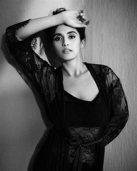 Divyansha Kaushik Look Will Make You Fall In Love Divyansha Kaushik Look Will Make You Fall In