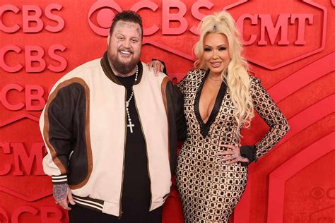 Bunnie Xo Helps Jelly Roll Learn Morgan Wallens Cowgirls Lyrics
