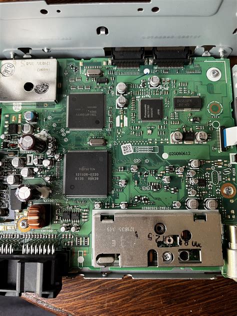 Can Anyone Please Tell Me Which Chip Is The Eeprom Chip On This Radio I Really Dont Want To