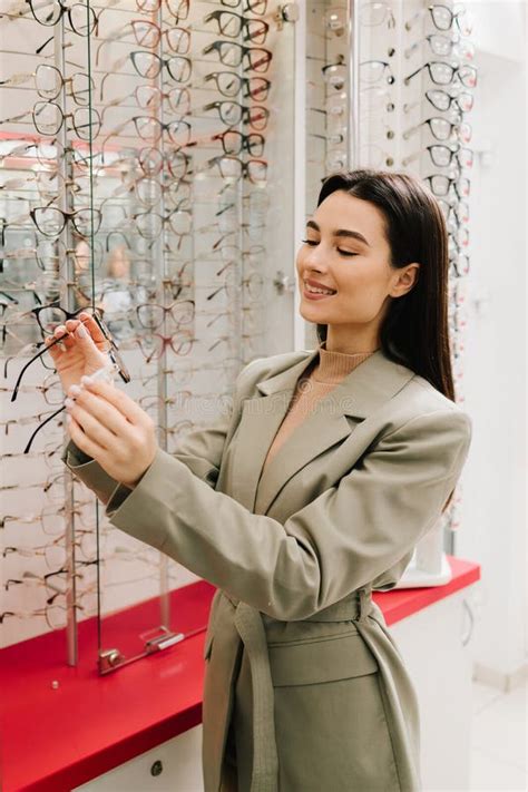 Large Selection Of Eyeglasses With Different Frames High Quality