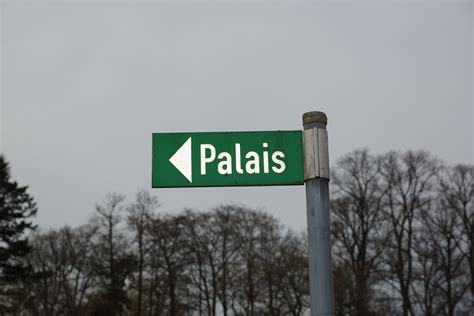 무료 이미지 궁전 광고하는 기호 가로등 도로 표지판 간판 조명 팔레 방패 전등 예배 규칙서 교통 표지판