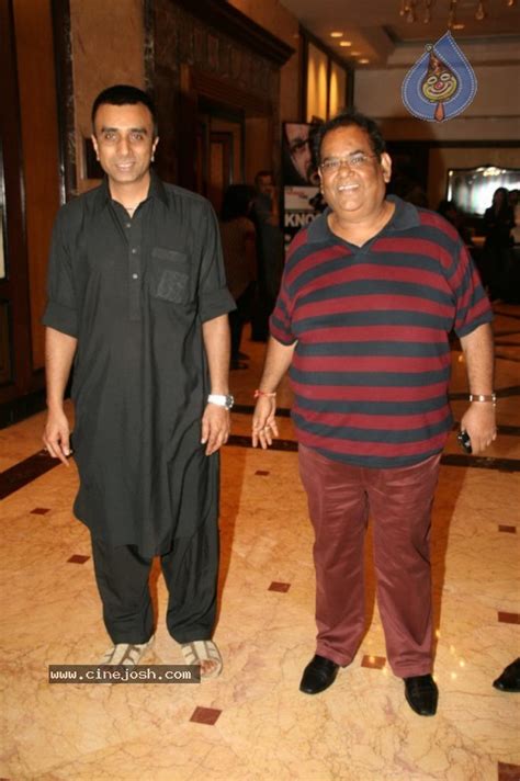 Bolly Celebs At Sanjay Dutts Iftar Party Photo 58 Of 78