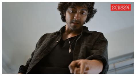 Saiyaara Movie Trailer Ahaan Panday Launches Offensive Against ‘blue Tick Celebs Flags