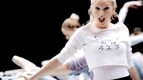 Pin By Laura Silva On Tay S Taylor Swift Music Videos Taylor