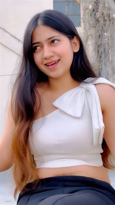 Vanshika Kanda 🧿 Vanshikakandav • Instagram Photos And Videos