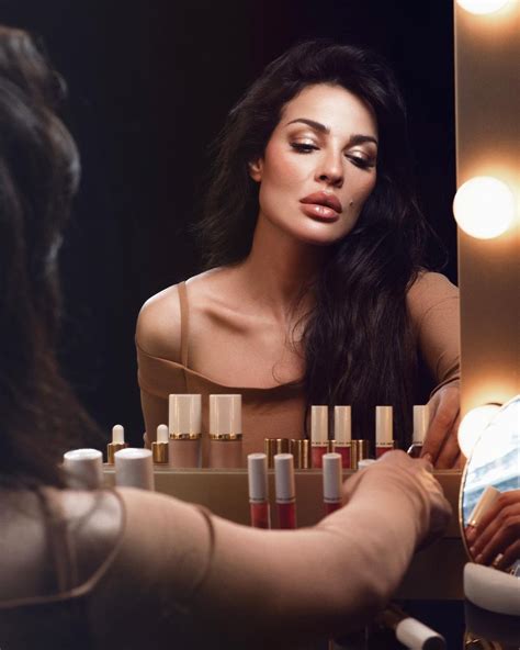 لمناسباتك هذا الموسم إليك 3 مستحضرات مجربة من علامة نادين نجيم ترتقي