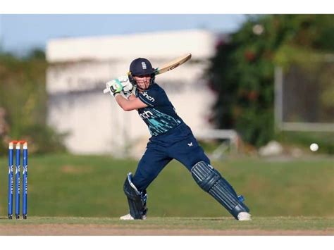 Nat Sciver Brunt Age Net Worth Height Wife Partner And More