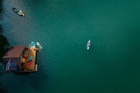 What Are The Advantages Of Using A Floating Dock System Foothills Docks