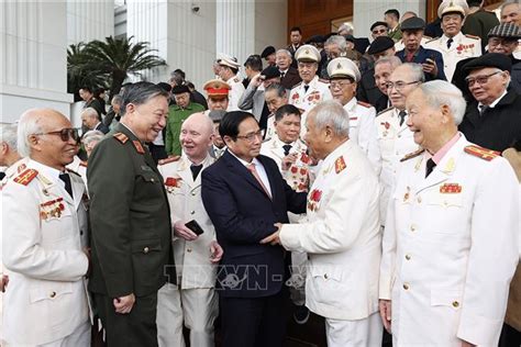 Pm Hosts Historical Witnesses From Peoples Public Security Force Vna