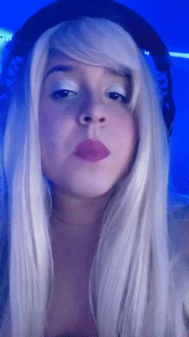 Blonde Tatiartblog S Find And Share On Giphy