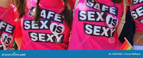 Camisa Do Sexo Seguro Foto De Stock Imagem De Juventude