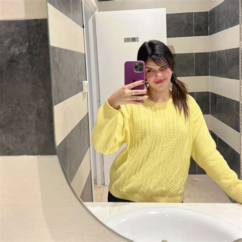 Ari 라님 🐰 Ariranim • Instagram Photos And Videos