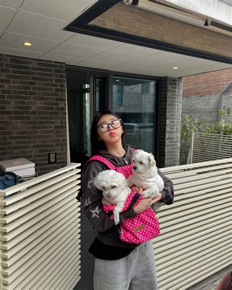 240317 Chaeri Chaeso Instagram Update With Lee Chaeyeon Scrolller