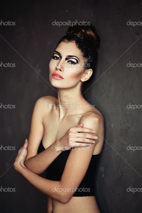 美しい若いエレガントな裸の女性 ストック写真 Gladkov