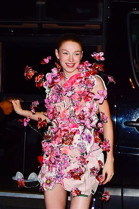 Hunter Schafer Has Toned Abs Legs In Hunger Games Premiere Pics
