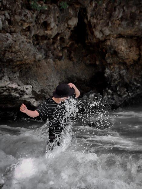 Premium Photo Wave Splash