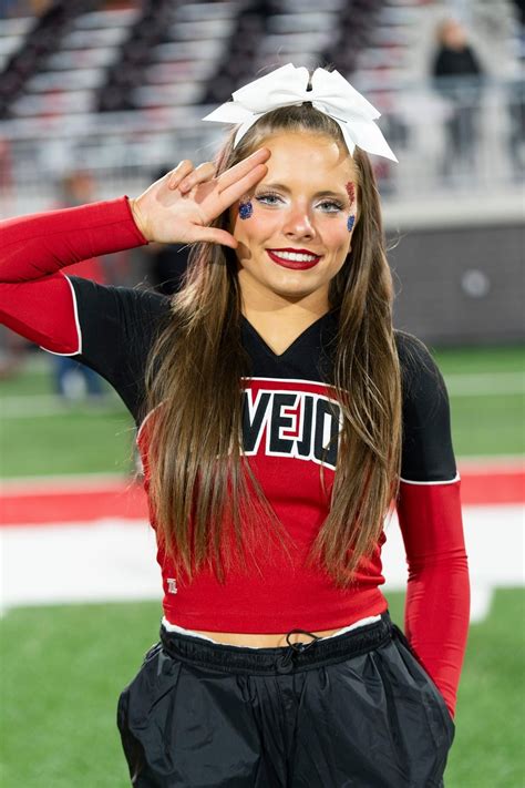 Lucas Area Cheerleader Emma Tomlins Journey To Becoming A World