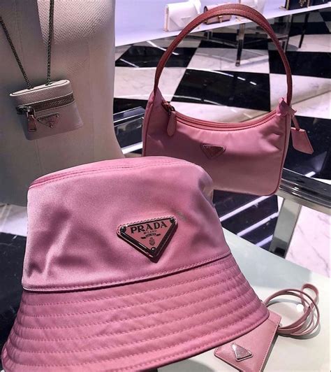 ᥫ᭡𝑷𝑰𝑵𝑺 𝑼𝑷𝑳𝑶𝑨𝑫𝑬𝑫 𝑩𝒀 𝑨𝑺𝑰𝑨𝑨𝑫𝑰𝑽𝑨𝑨 Prada Nike Shoulder Bag Pink Prada Bag