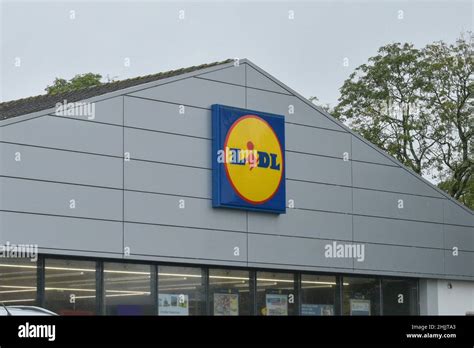 Lidl logo Fotos und Bildmaterial in hoher Auflösung Seite 2 Alamy